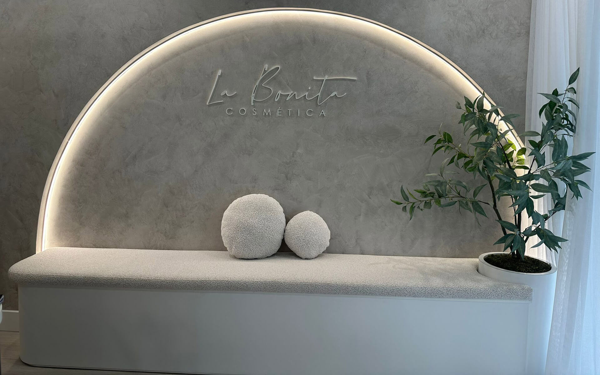 Round Seating Bench | KJoinery Australia